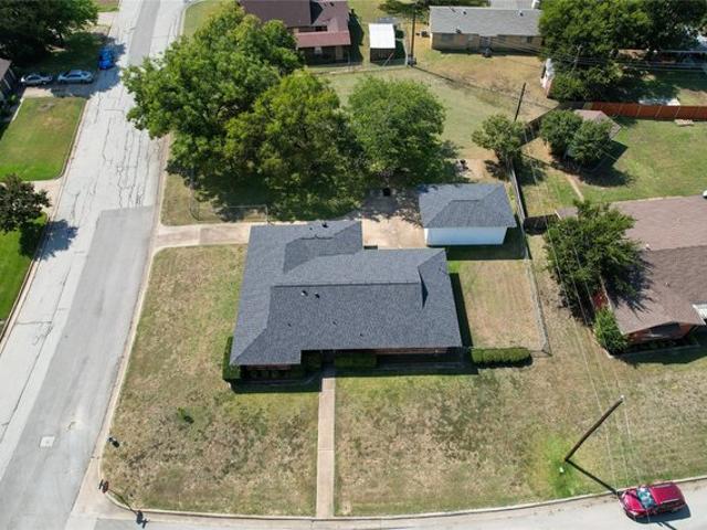 240 Smith St, Burleson, TX 76028