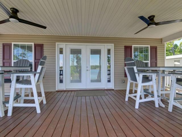 240 Saluda Waters Point