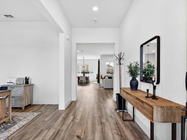 240 Scarlett Way