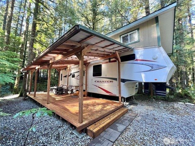 240 Shinn Canyon Dr, Deming, WA 98244