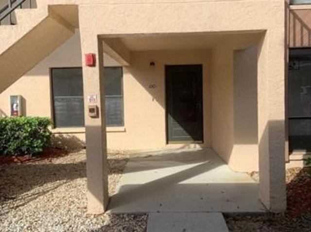 240 Pebble Beach Cir #F106, Naples, FL 34113
