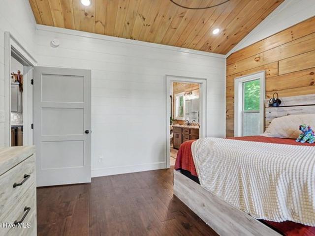 240 Pink Pig Ln, Cherry Log, GA 30522