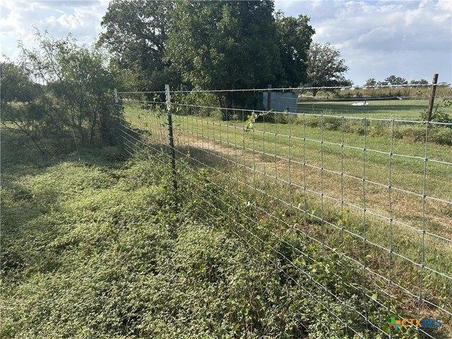 240 Private Road 4601, Waelder, TX 78959