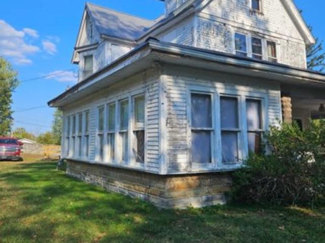 240 Roger Patton Dr, Olive Hill, KY 41164