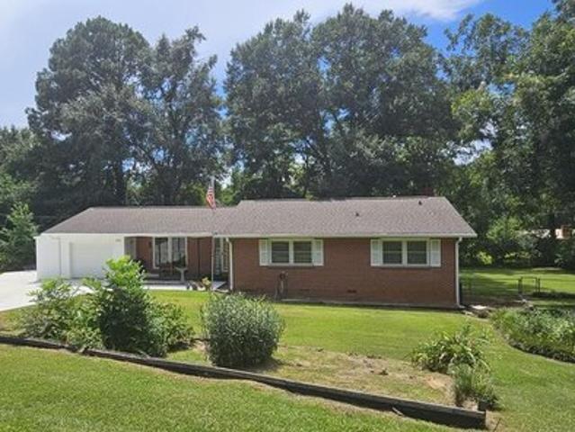 240 Rosemary Ln, Ozark, AL 36360