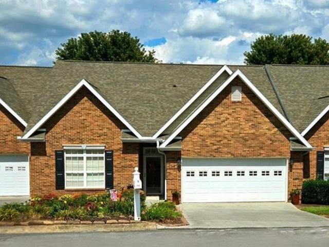 240 River Garden Ct, Sevierville, TN 37862