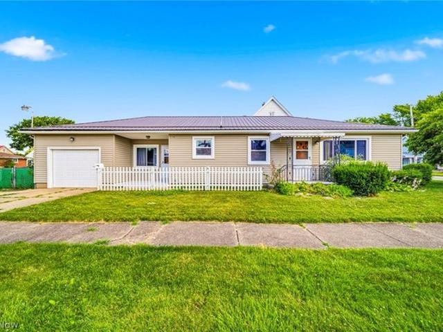 240 Russell Rd, Conneaut, OH 44030