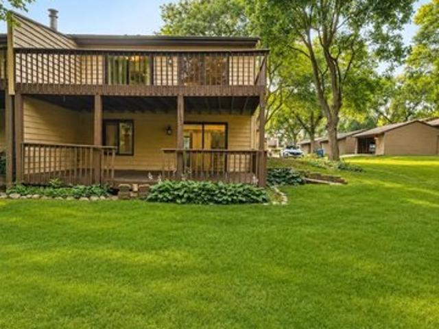 240 W Eagle Lake Dr, Maple Grove, MN 55369