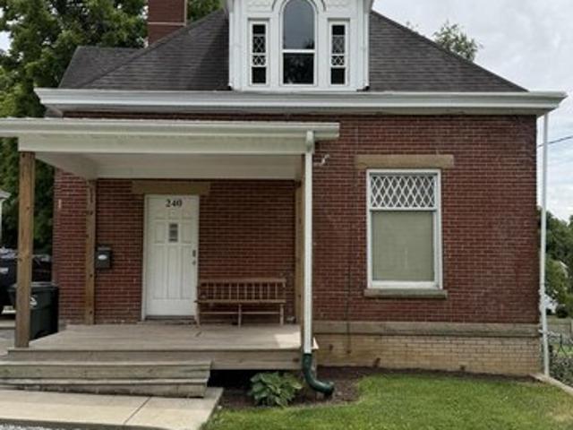 240 W High St, Mount Sterling, KY 40353