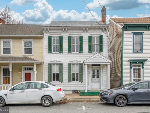 240 W Market St, Marietta, PA 17547