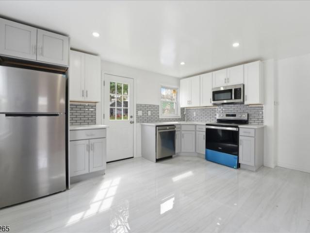 240 Watchung Ave, Unit 1, Orange, NJ 07050 | MLS #4014 | Compass