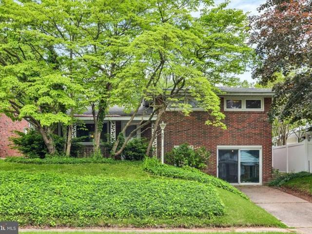 240 Walnut St, Highspire, PA 17034