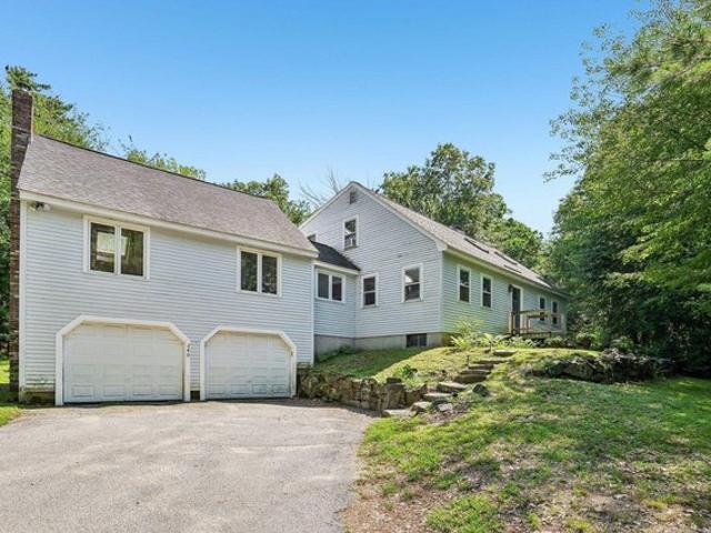 240 Wash Pond Rd, Hampstead, NH 03841