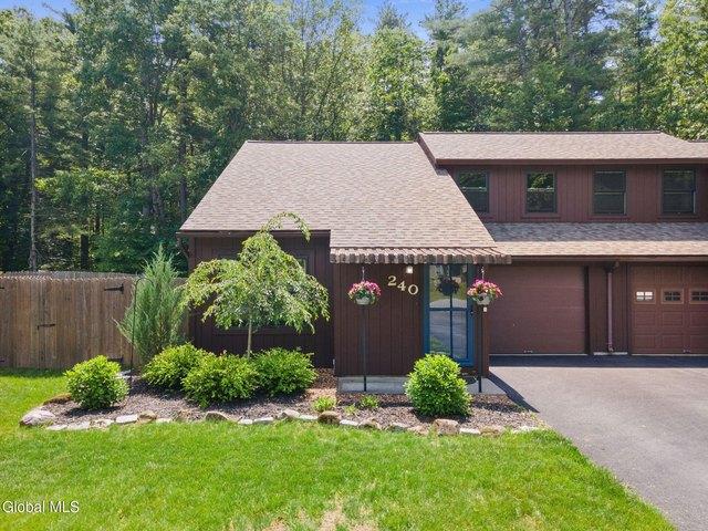 240 Thimbleberry Rd, Malta, NY 12020