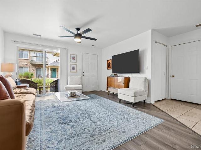 24149 Wedgewood