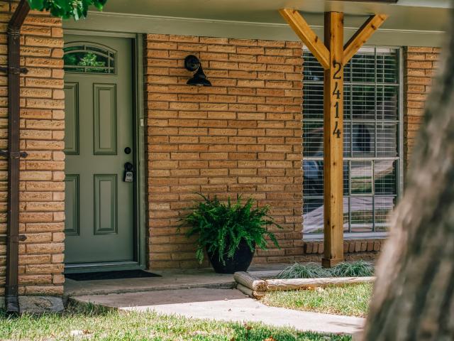2414 Airline Drive