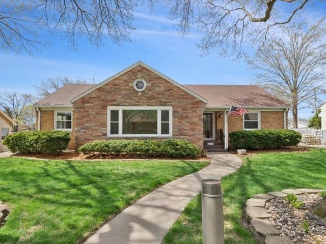 2414 Armil Pl, Davenport, IA 52804