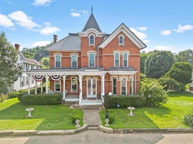 2414 Broadway St, Catlettsburg, KY 41129