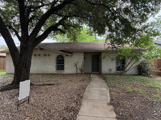 2414 Denmark Dr, Garland, TX 75040