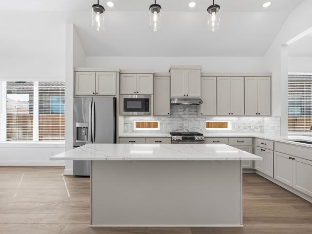 2414 Garden Arbor