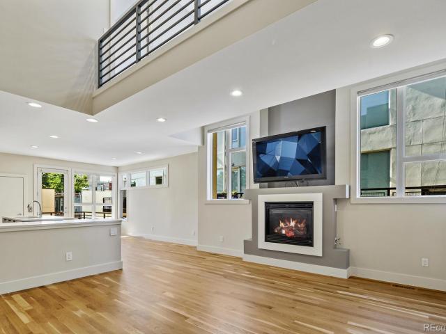 2414 Glenarm Place