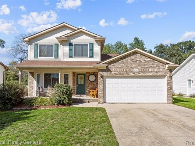2414 Harrison Ave, Rochester Hills, MI 48307