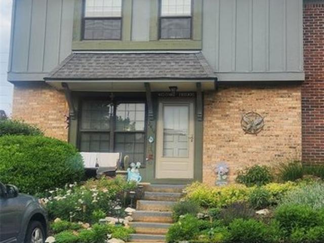 2414 Hiddencrest Ln Unit 115, Ballwin, MO 63021