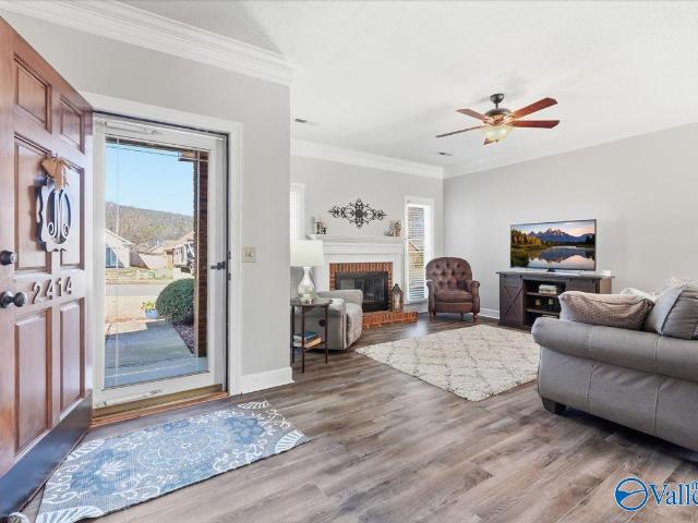 2414 Johnstone Circle