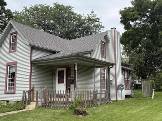2414 S Vine St, Yorktown, IN 47396