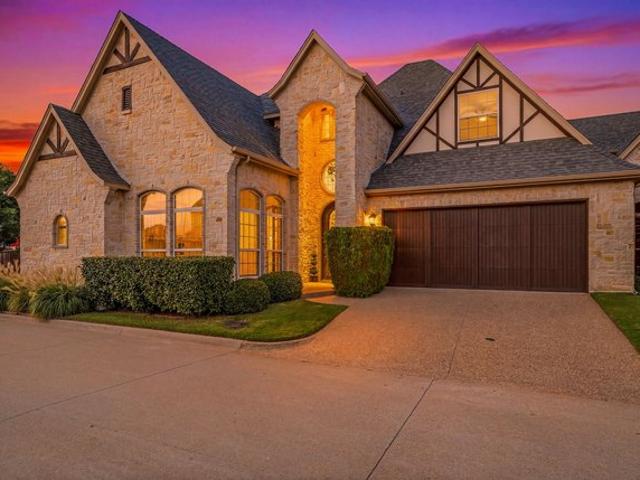 2414 Vineyard Dr, Granbury, TX 76048