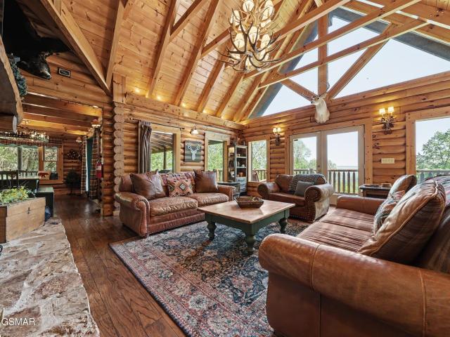 2414 Walnut Cove Way