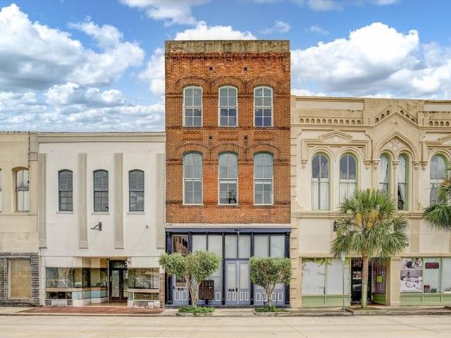 2415 Market St, Galveston, TX 77550
