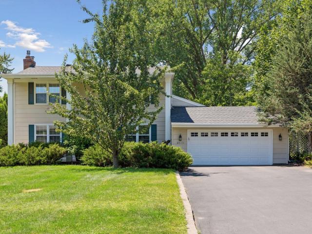 2415 Merrimac Lane N