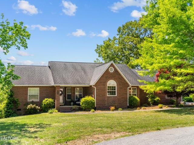 2415 N Pointe Cove Cir, Cookeville, TN 38506