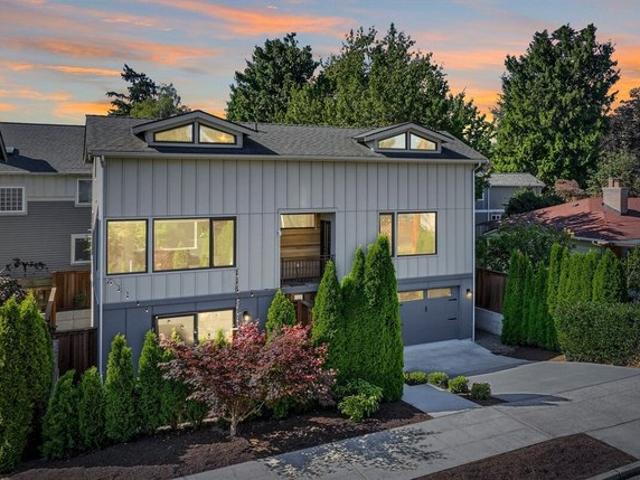 2415 NE 77th St, Seattle, WA 98115