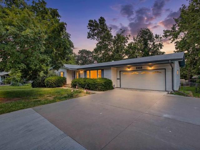 2415 Buena Vista Dr, Manhattan, KS 66502