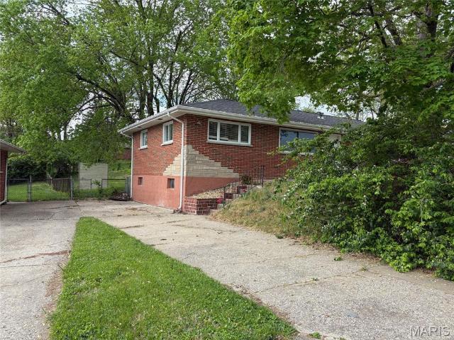 2415 Chesstal St, Charles, MO 63301 | MLS #26022