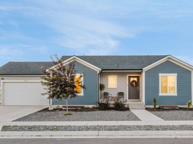 2415 E Boxwood Ln, Eagle Mountain, UT 84005