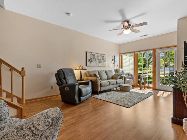 2415 Fox River Pkwy, Unit B