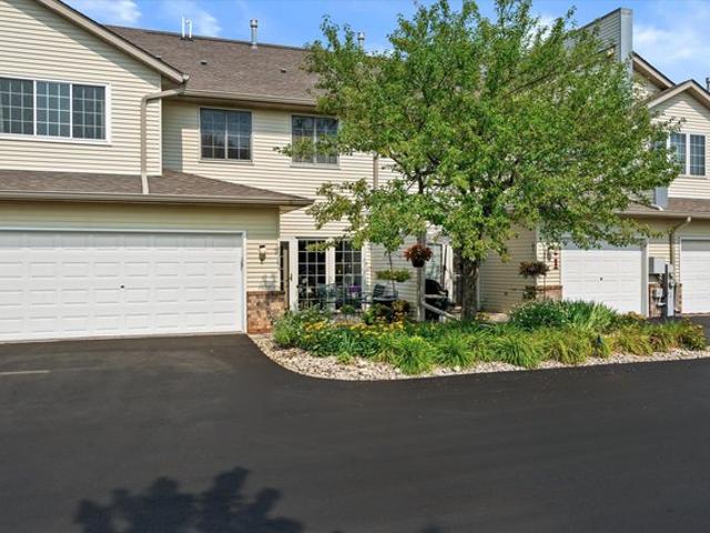 2415 Fox River Pkwy Unit B, Waukesha, WI 53189