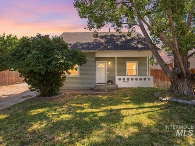 2415 Iowa Ave, Caldwell, ID 83605