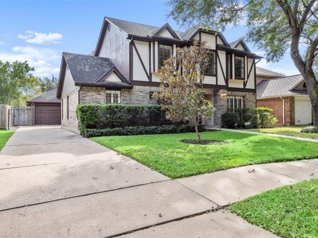 2415 Parkwood Lane