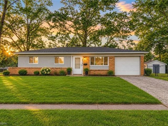 2415 Regentview St NE, Canton, OH 44705