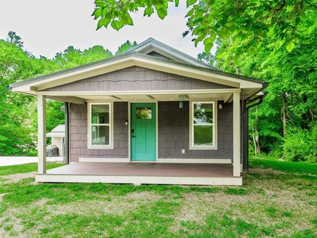 2415 W Fountain Dr, Bloomington, IN 47404