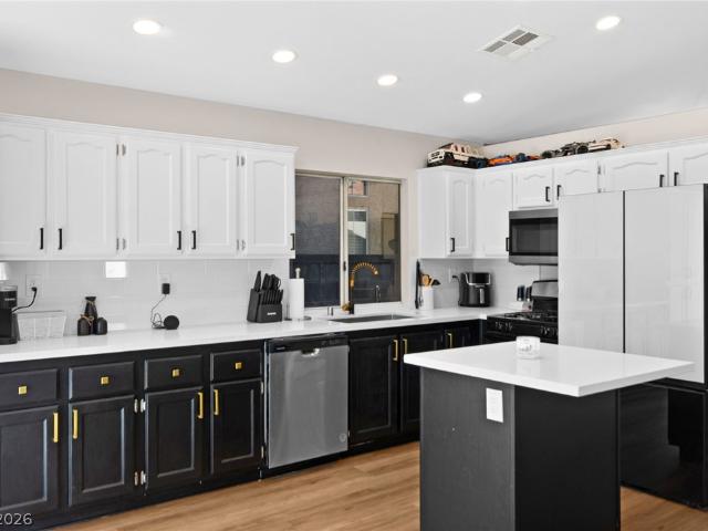 2415 Worchester Rd, Henderson, NV 89074 | MLS #2768 | Compass