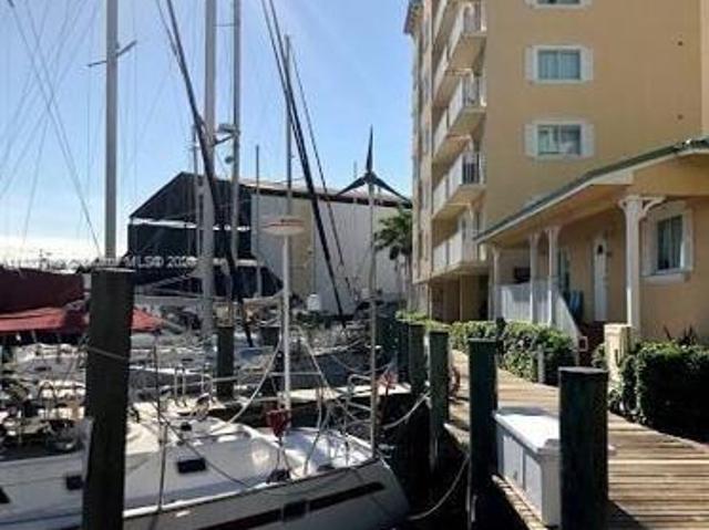 2415 16 Street Road NW #215, Miami, FL 33125