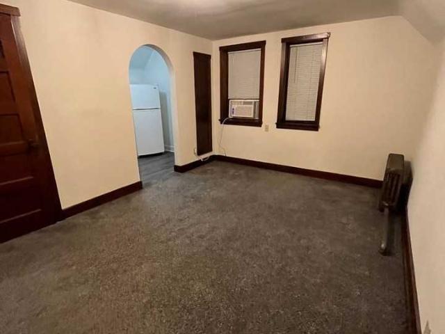 2415 2419 F St Studio Apartment for Rent at 2415 F St, Omaha, NE 68107
