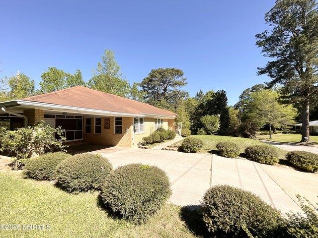 2415 36th Pl, Meridian, MS 39307