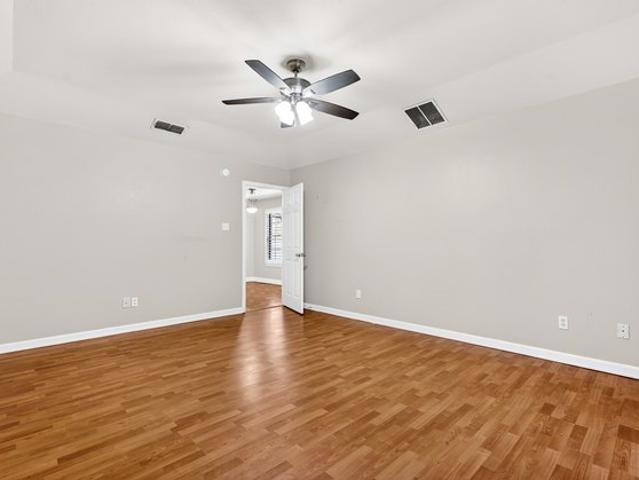 2415 93rd St, Lubbock, TX 79423