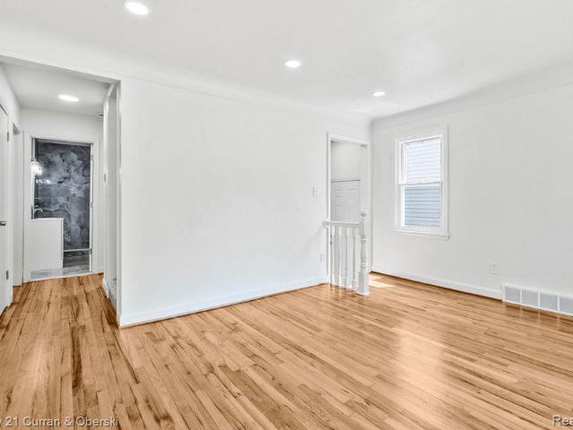 24160 Oxford Street